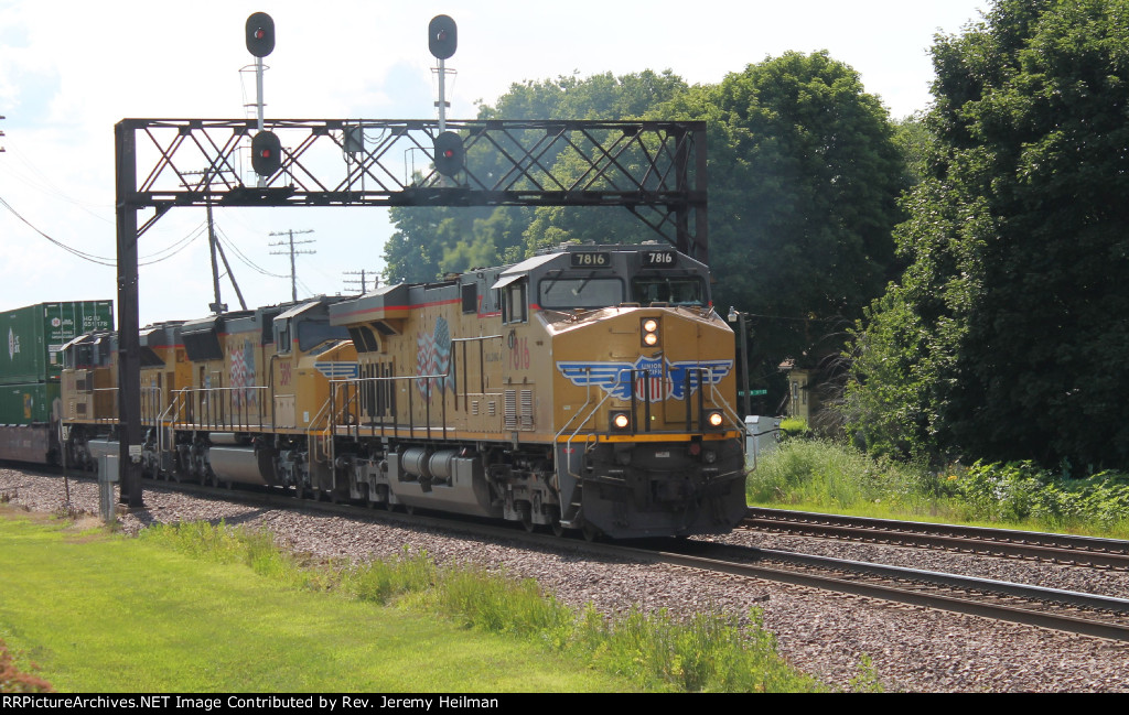 UP 7816 & others (1)